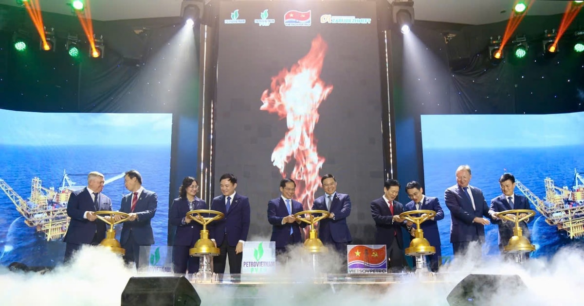 Đón dòng dầu đầu tiên từ dự án phát triển mỏ Kình Ngư Trắng – Kình Ngư ...